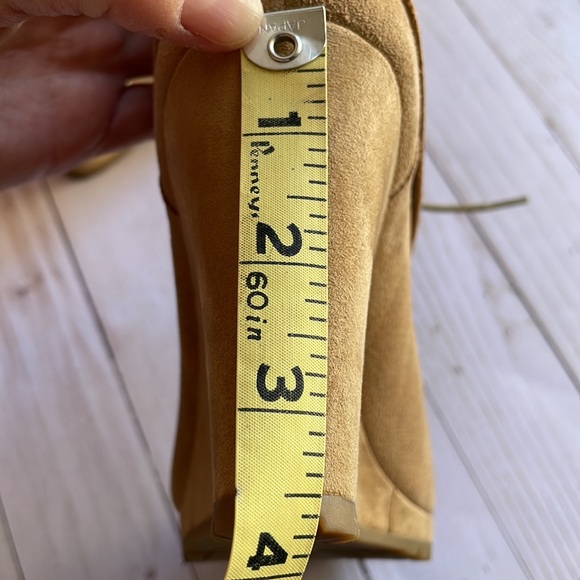 Bandolino | Shoes | Nwt And Box Size 65 Beautiful Tan Bandolino Lace Up ...